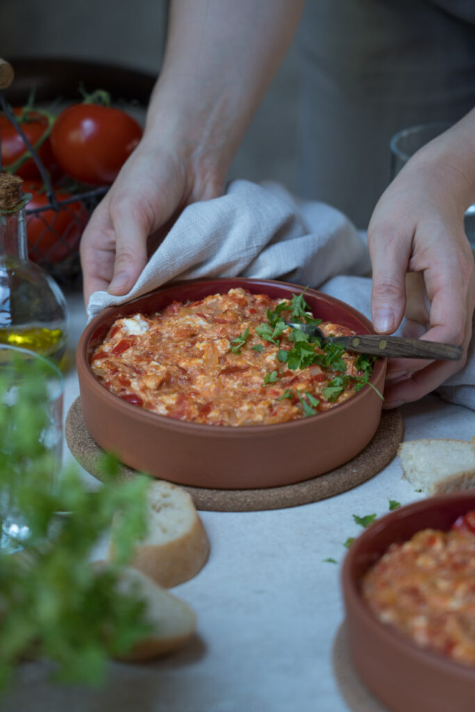 Fërgesë, albanischer Auflauf I Rezept - www.glutenfreiumdiewelt.de